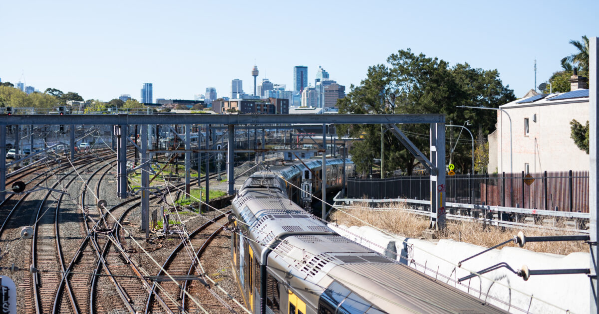 KM2ME Rail Track Locating App | Veris